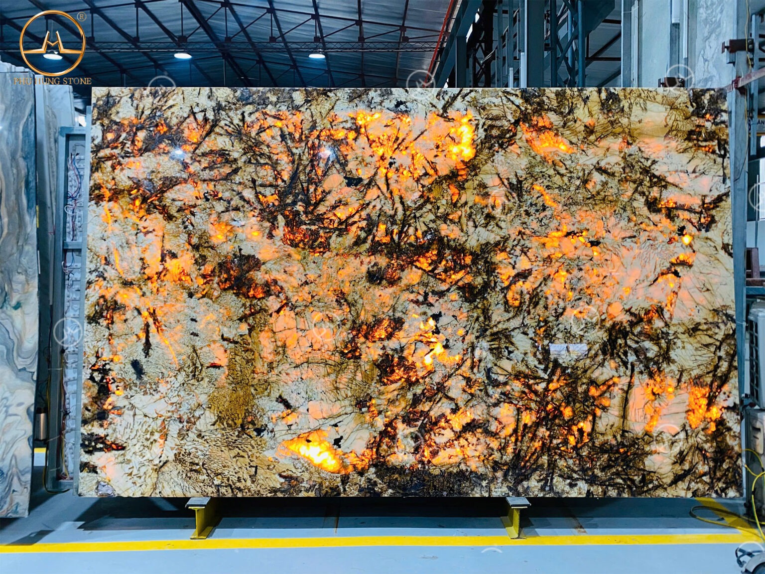 Granite Splendour Gold Brazil - PHÚ HƯNG STONE