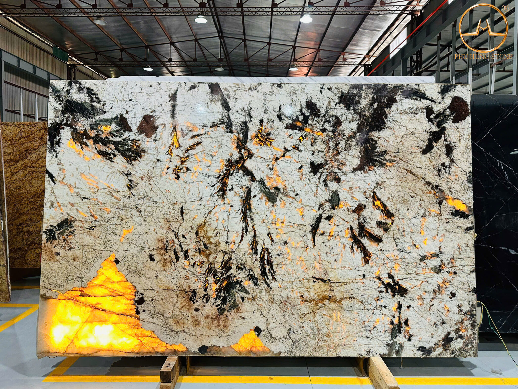 Đá Granite Phoenix White 2 - PHÚ HƯNG STONE